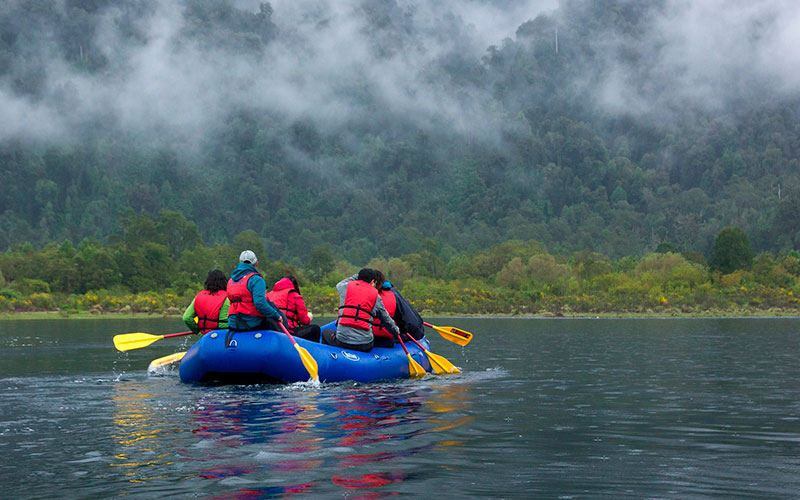 Villa Peulla - Floating Río Negro y Río Peulla