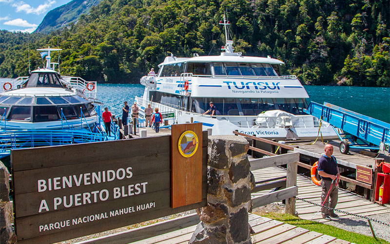 Villa Peulla - Tour Puerto Blest y navegación Lago Frías (Chile/Argentina)